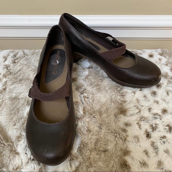 Merrell | Shoes | Merrell Espresso Brown Leather Mary Jane Clog Heel ...